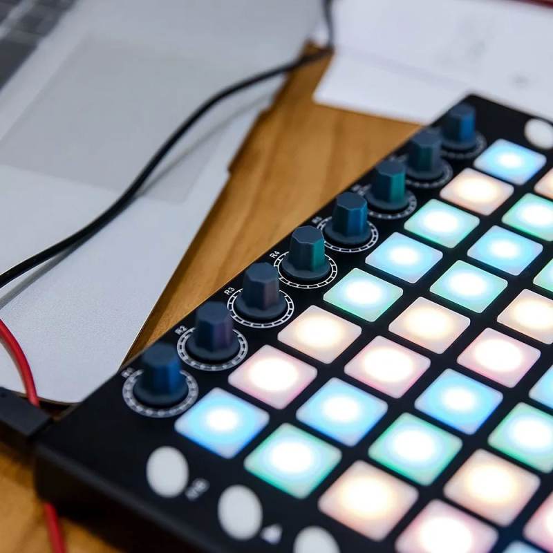 CONTROLADOR MIDI WORLDE ORCA PAD48